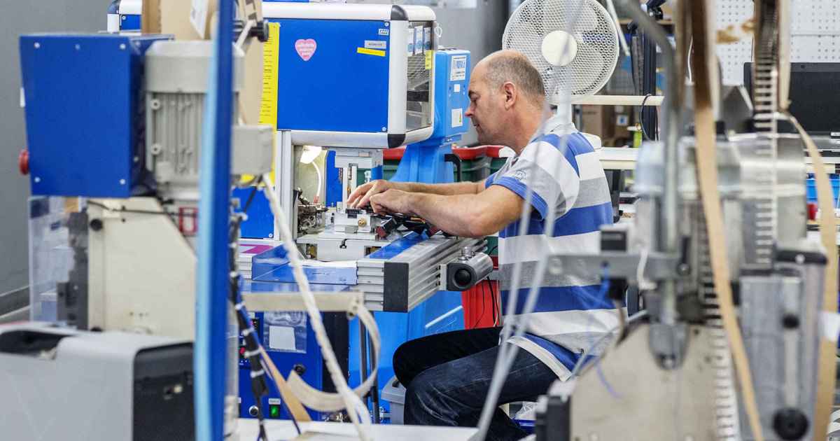 Outsource Manufacturing to Simplify your Supply Chain